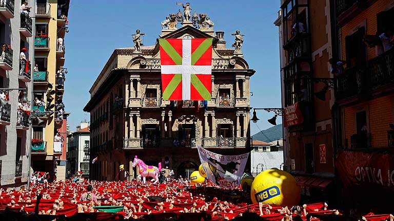 El Despliegue De Una Ikurriña Obliga A Retrasar El Chupinazo De San Fermín Telediario Rtve Es